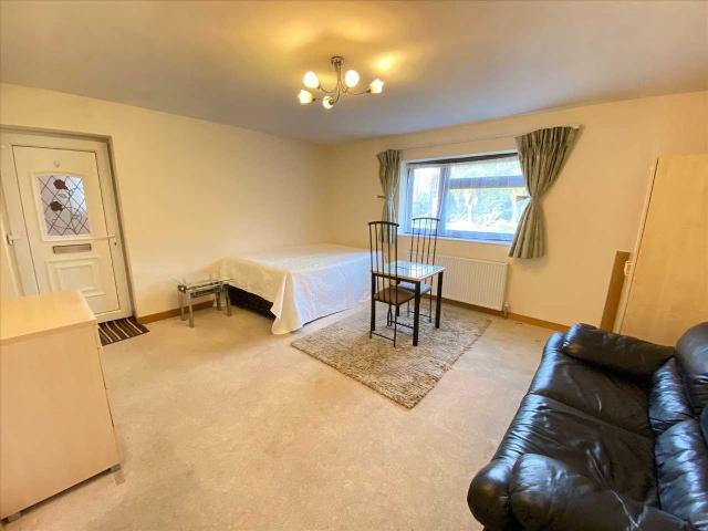 The Ride, Brentford TW8, Studio to rent, £1,250 pcm | PrimeLocation