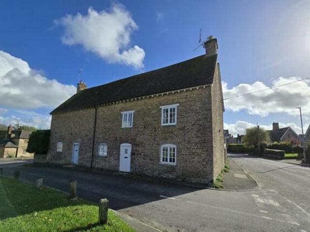 The Ring, Stalbridge, 3 Bedroom Semi detached