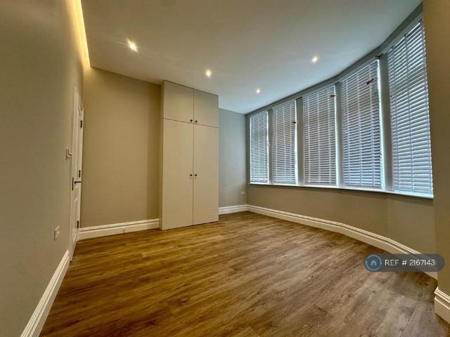 The Rise, London, N13 1 bed flat to rent £1,650 pcm £381 pw