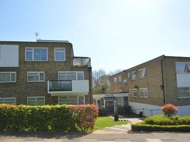 The Rise, Mill Hill, 2 Bedroom Flat