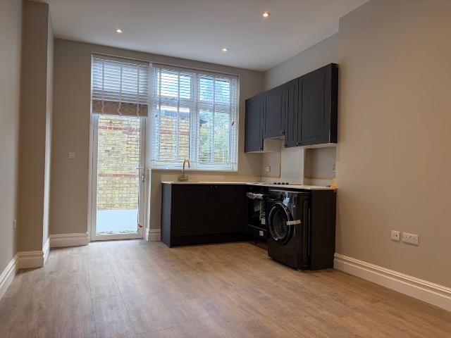 The Rise, Palmers Green N13, 1 bed flat to rent, £1,647 pcm | PrimeLocation