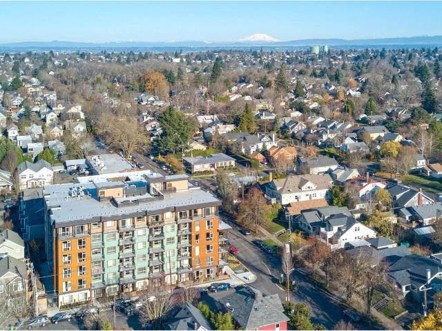 The Russell by Trion Living 1 Bedroom Apartment for Rent at 2621 Ne 7th Ave, Portland, OR 97212 Eliot