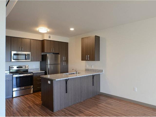 The Russell by Trion Living 2 Bedroom Apartment for Rent at 2621 Ne 7th Ave, Portland, OR 97212 Eliot