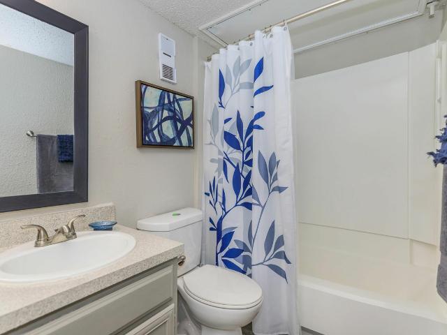 The Woodford 1 Bedroom Apartment for Rent at 6001 Oakland Hills Dr, Fort Worth, TX 76112 Woodhaven