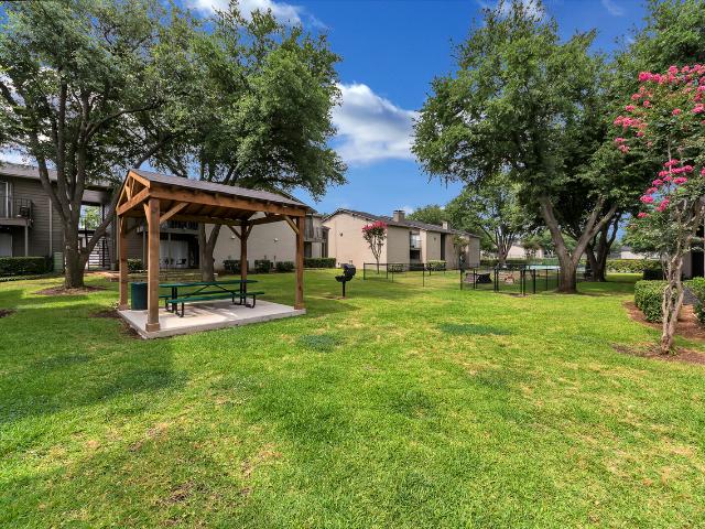The Woodlands of Arlington 1 Bedroom Apartment for Rent at 2800 Lynnwood Dr, Arlington, TX 76013