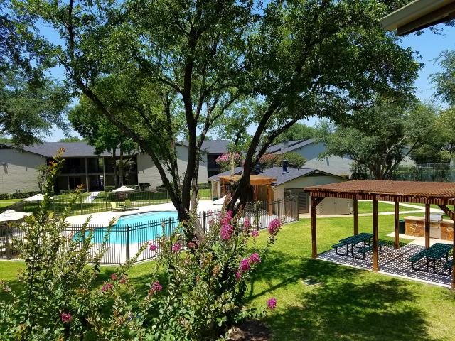 The Woodlands of Arlington 1 Bedroom Apartment for Rent at 2800 Lynnwood Dr, Arlington, TX 76013