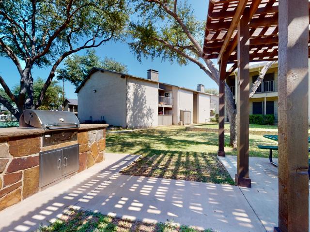 The Woodlands of Arlington 2 Bedroom Apartment for Rent at 2800 Lynnwood Dr, Arlington, TX 76013