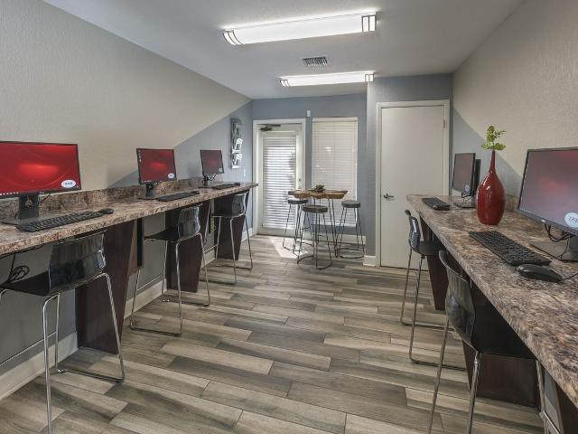 The Woodlands Apartments 3 Bedroom Apartment for Rent at 604 Laurel Cove Ct, Orlando, FL 32825