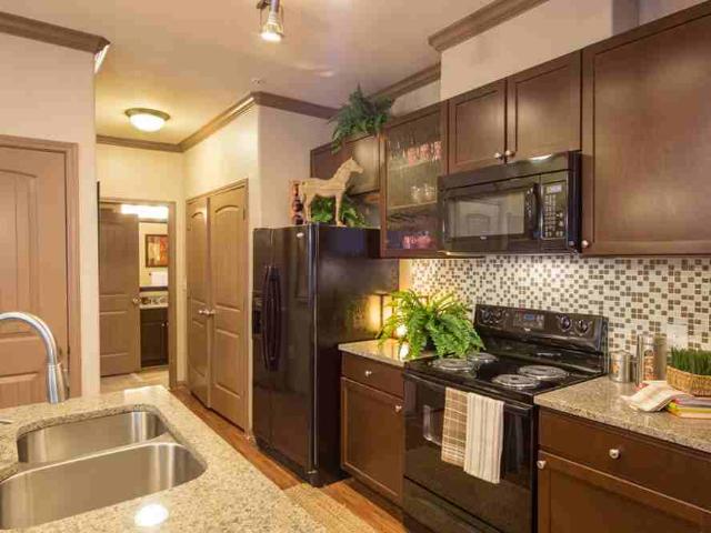 The Woodlands Lodge Apartments 3 Bedroom Apartment for Rent at 2500 S Millbend Dr, The Woodlands, TX 77380 Grogan's Mill