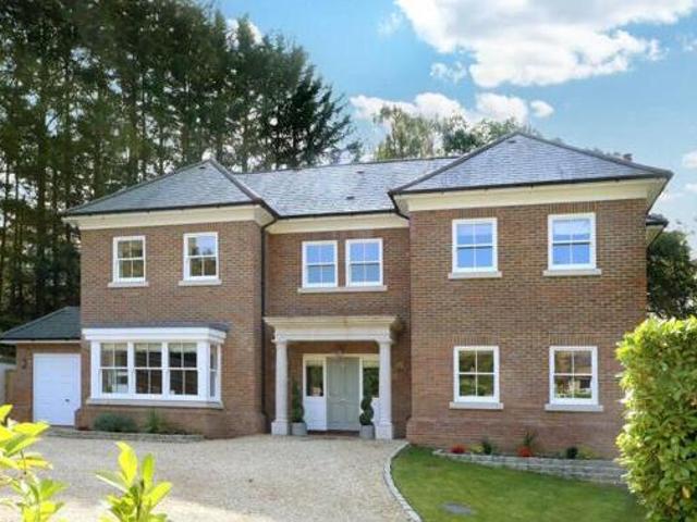 The Woodlands, Penn, 4 Bedroom Detached