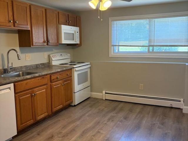 The Woodlands 2 Bedroom Apartment for Rent at 83 75,79 & 83 South Road, Londonderry, NH 03053