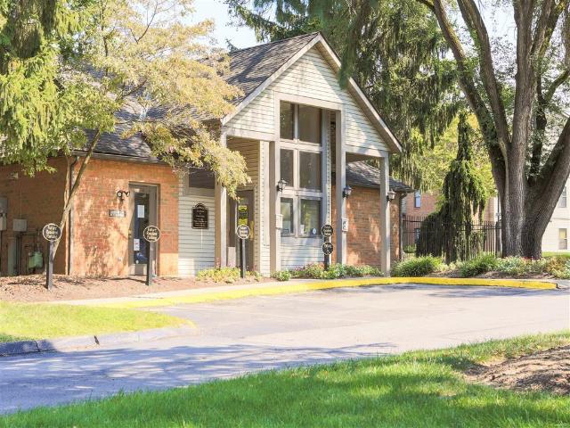 The Woods at McNeil Farms 3 Bedroom Apartment for Rent at 39 Cotterrew Dr, Columbus, OH 43004 East Broad