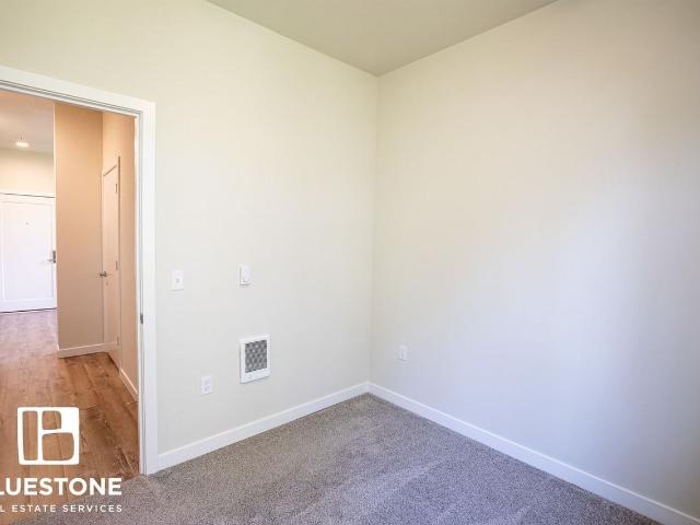 The Woods on Marquam Hill 1 Bedroom Apartment for Rent at 1311 Sw Gibbs St, Portland, OR 97239 Homestead