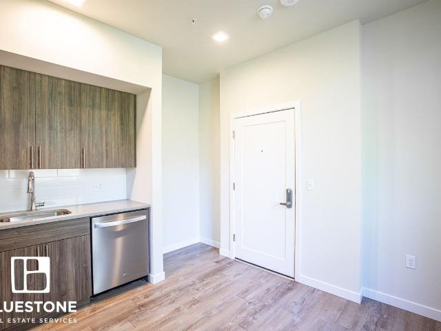 The Woods on Marquam Hill 2 Bedroom Apartment for Rent at 1311 Sw Gibbs St, Portland, OR 97239 Homestead