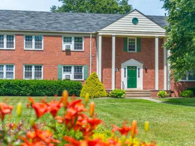 The Woods of Fairlawn 1 Bedroom Apartment for Rent at 17 Manor Road unit A, Akron, OH 44313 Wallhaven