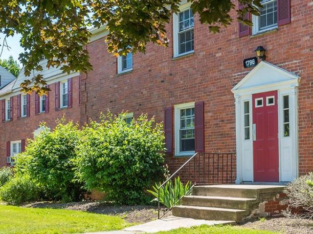 The Woods of Fairlawn 2 Bedroom Apartment for Rent at 17 Manor Road unit A, Akron, OH 44313 Wallhaven