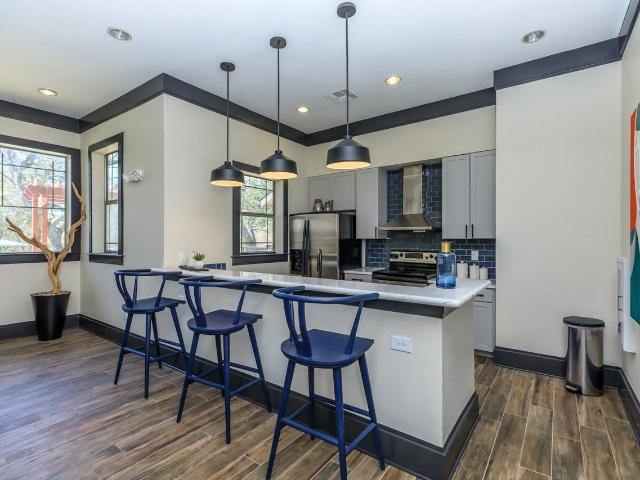 The Woods Of Five Mile Creek 1 Bedroom Apartment for Rent at 6010 S Westmoreland Rd, Dallas, TX 75237 Redbird