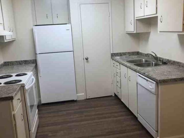 The Woodside 2 Bedroom Apartment for Rent at 3212 E Ashcroft Ave, Fresno, CA 93726
