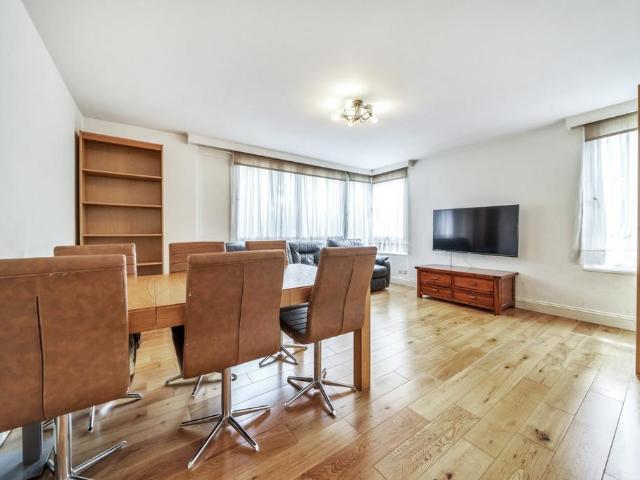 The Water Gardens, Bayswater, London, W2 2 bed flat to rent £3,050 pcm £704 pw