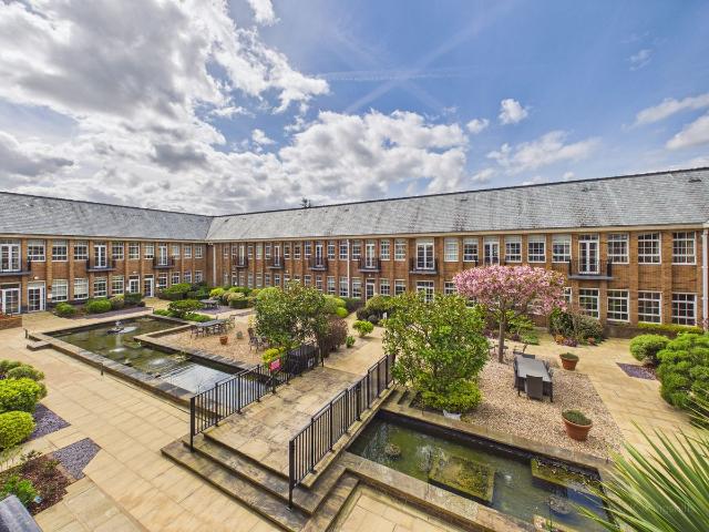 The Water Gardens, Hazlemere, Buckinghamshire HP15, 2 bed flat to rent, £1,750 pcm | PrimeLocation