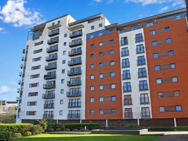 The Water Quarter, Galleon Way. 2 bed apartment to rent £1,395 pcm £322 pw