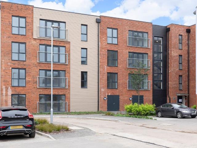 The Waterfront, Gloucester GL2, 2 bed flat to rent, £1,350 pcm | PrimeLocation
