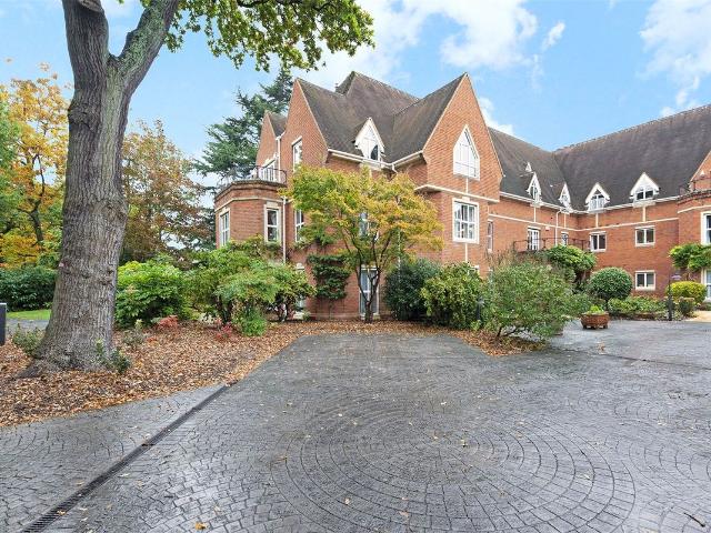 The Watergardens, Warren Road, Kingston KT2, 3 bed flat to rent, £4,250 pcm | PrimeLocation