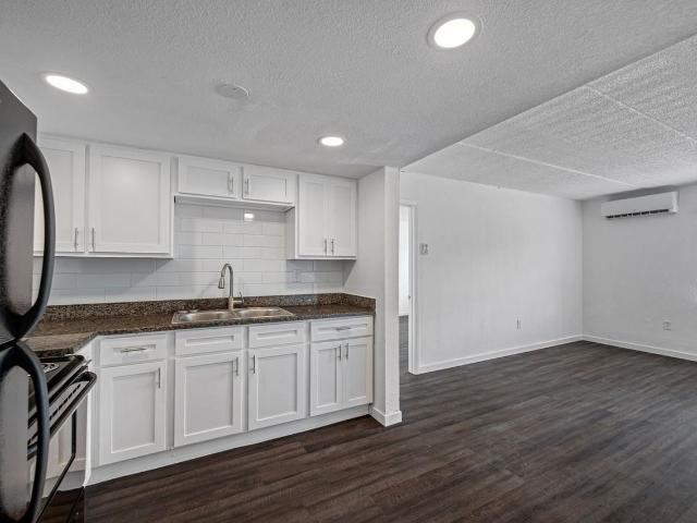 The Wave Apartments 1 Bedroom Apartment for Rent at 14350 Hensel Ln, University, FL 33613 Cross Fletcher