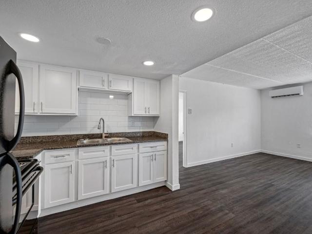 The Wave Apartments 1 Bedroom Apartment for Rent at 14350 Hensel Ln, University, FL 33613 Cross Fletcher