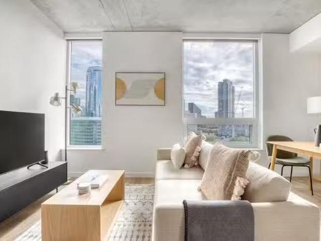 The Waverly, 210 8th Ave N, South Lake Union 1 Bedroom 1 B.