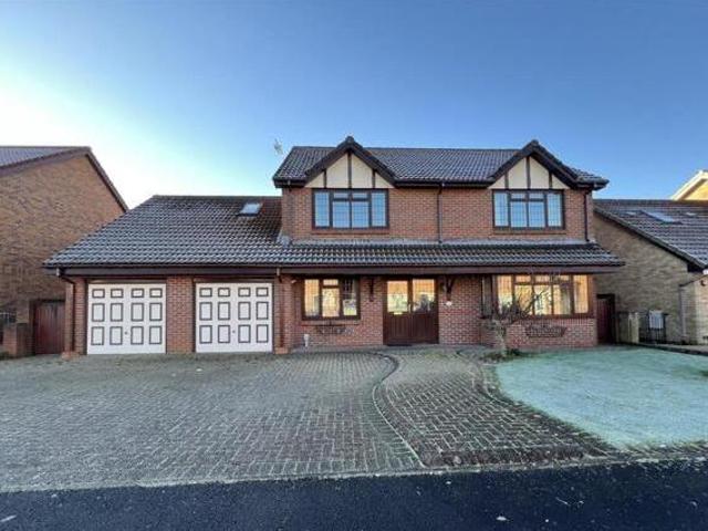 The Walk, Abernant, 4 Bedroom Detached