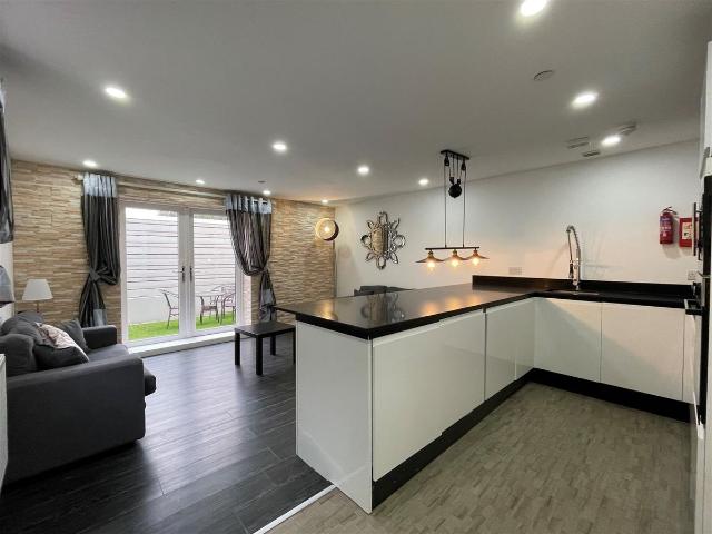 The Walk, Cardiff CF24, 2 bed flat to rent, £1,465 pcm | PrimeLocation