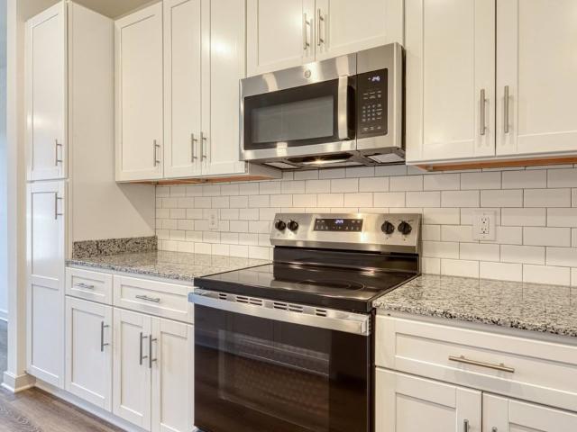 The Walker Virginia Center 2 Bedroom Apartment for Rent at 10600 Livy Ln, Glen Allen, VA 23059