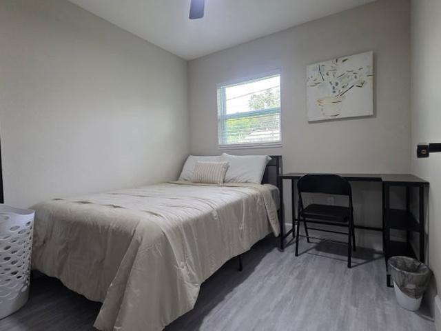 The Warm Neutral Retreat