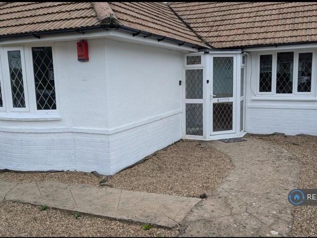 The Warren Drive, Westgate On Sea, CT8 2 bed bungalow to rent £1,550 pcm £358 pw