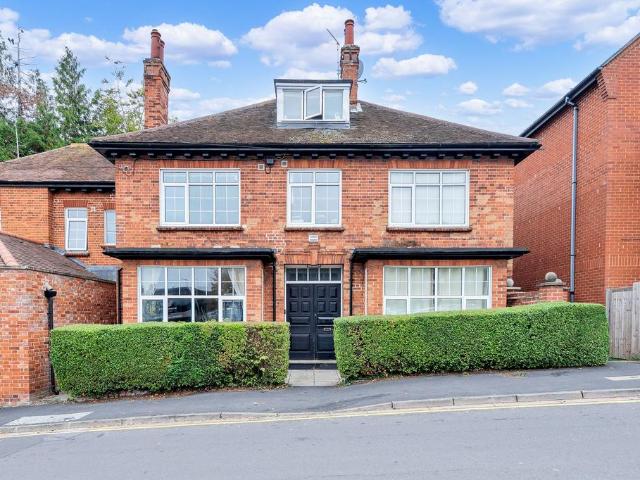 The Warren, Royston SG8 1 bed flat to rent £1,000 pcm £231 pw