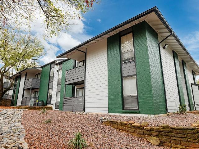 The Washington Apartment Homes 1 Bedroom Apartment for Rent at 707 Washington Dr, Arlington, TX 76011