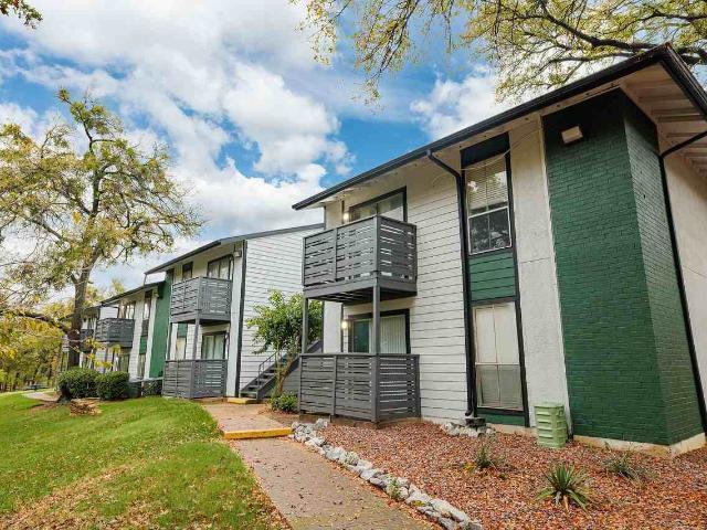 The Washington Apartment Homes 1 Bedroom Apartment for Rent at 707 Washington Dr, Arlington, TX 76011
