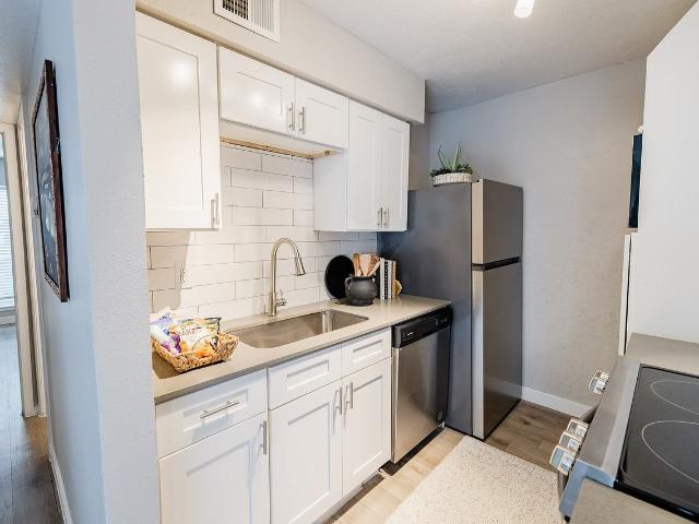 The Washington Apartment Homes 1 Bedroom Apartment for Rent at 707 Washington Dr, Arlington, TX 76011