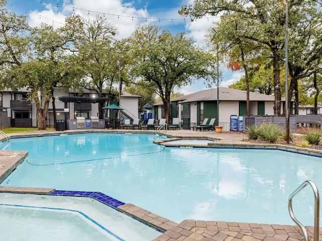 The Washington Apartment Homes 1 Bedroom Apartment for Rent at 707 Washington Dr, Arlington, TX 76011