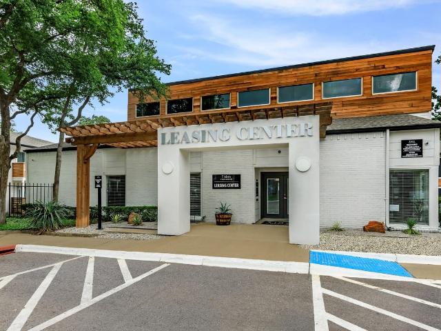 The Washington Apartment Homes 2 Bedroom Apartment for Rent at 707 Washington Dr, Arlington, TX 76011