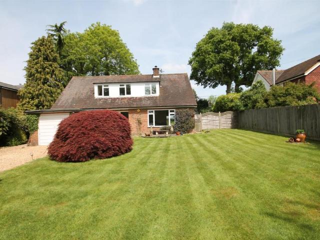 The Weald House, Wisborough Green. 4 bed detached house to rent £2,300 pcm £531 pw
