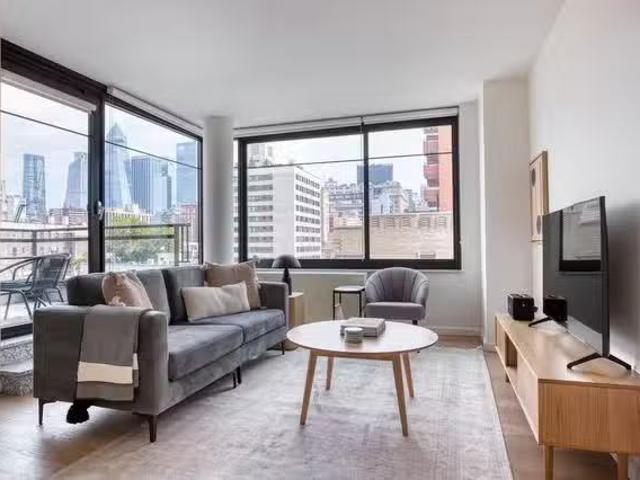 The Westminster, 180 W 20th St, Chelsea 2 Bedroom 2 Bath