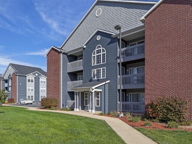 The Whitney Apartments 3 Bedroom Apartment for Rent at 1601 E Florida Ave, Urbana, IL 61802