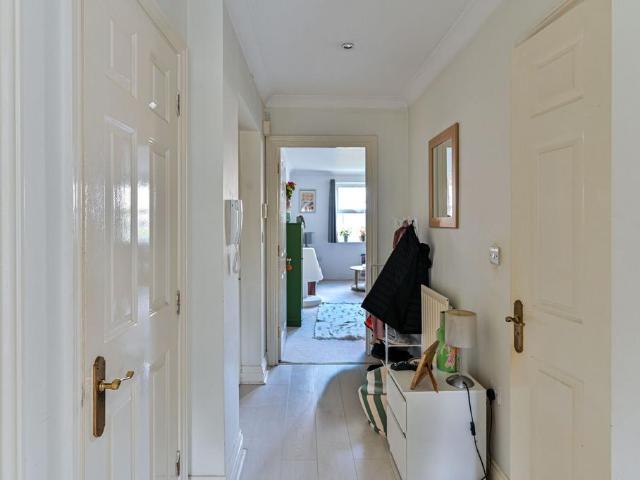 The White House, Tooting, London, SW17 2 bed flat to rent £2,250 pcm £519 pw