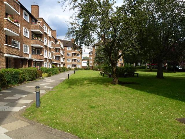 The Willoughbys, Upper Richmond Road. 1 bed apartment to rent £2,100 pcm £485 pw