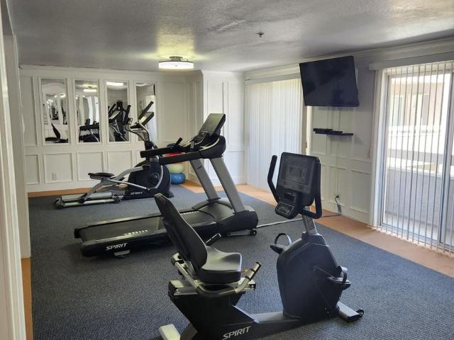 The Willows. 55+ community 1 Bedroom Apartment for Rent at 24724 Valley St, Santa Clarita, CA 91321