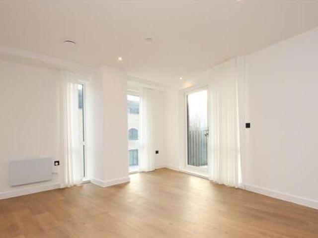 The Willows, Windsor Bridge Road, 2 Bedroom Flat