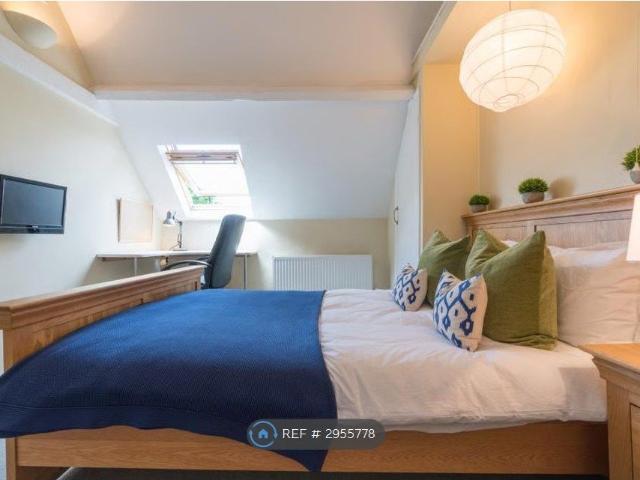 The Willows, Cirencester GL7, Room to rent, £724 pcm | PrimeLocation