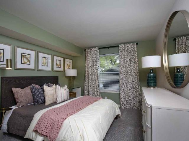 The Willows of Plainview 2 Bedroom Apartment for Rent at 9800 Willow Brook Cir, Louisville, KY 40223